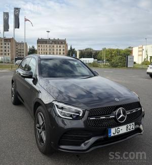 Pelēks Mercedes-Benz GLC 220 2021 Rīga, ar dzinēja tilpumu 2.00 L un nobraukumu 36 tūkst. km par 39800 €, foto  vietnē AUTOMOTO.COM.LV