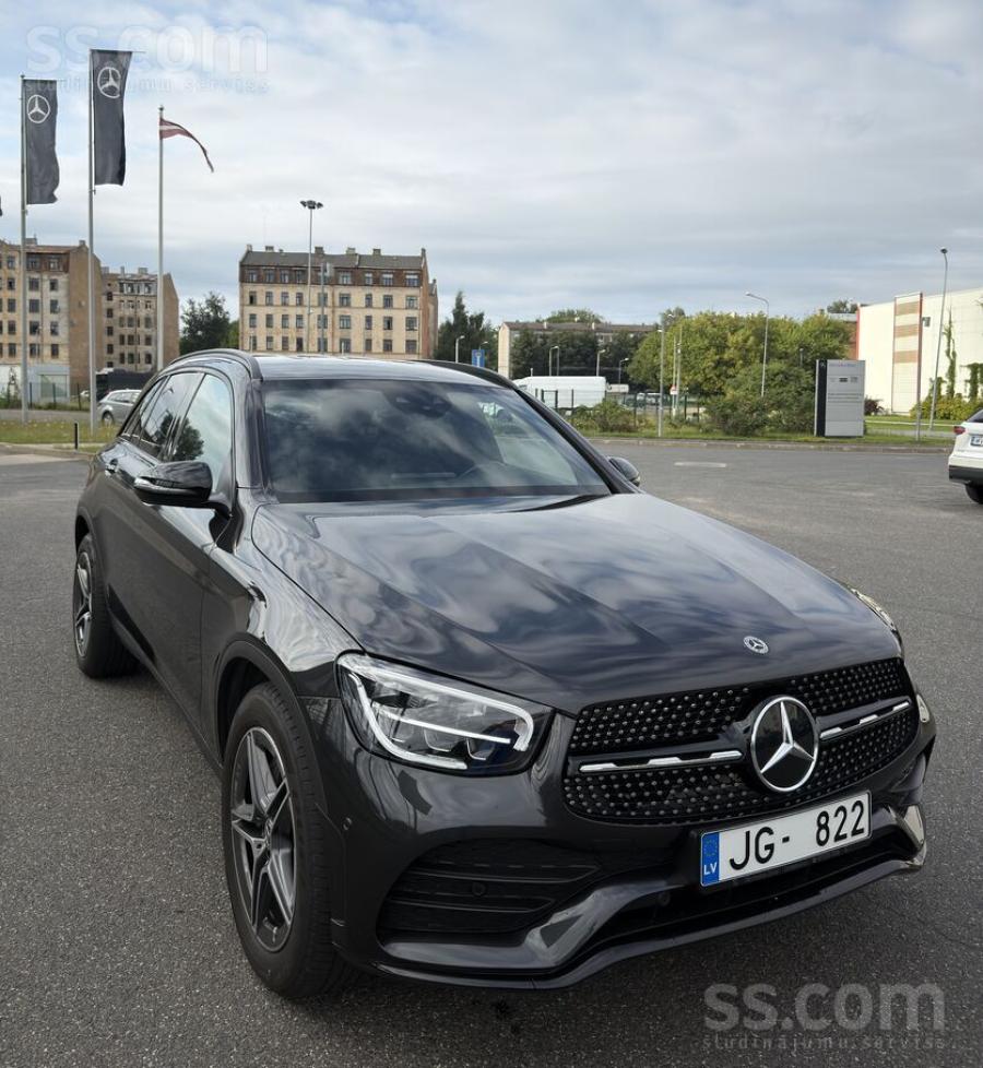 Pelēks Mercedes-Benz GLC 220 2021 Rīga, ar dzinēja tilpumu 2.00 L un nobraukumu 36 tūkst. km par 39800 €, foto 1 vietnē AUTOMOTO.COM.LV