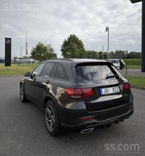 Pelēks Mercedes-Benz GLC 220 2021 Rīga, ar dzinēja tilpumu 2.00 L un nobraukumu 36 tūkst. km par 39800 €, foto 4 vietnē AUTOMOTO.COM.LV