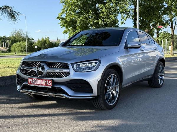 Grey Mercedes-Benz GLC 220 2021 in Panevezys, with an engine capacity of 1.95 L and mileage of 151 thousand km for 32900 €, photo 3 on AUTOMOTO.COM.LV