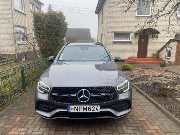 Pelēks Mercedes-Benz GLC 220 2022 Kelmė, ar dzinēja tilpumu 1.95 L un nobraukumu 149 tūkst. km par 28200 €, foto 2 vietnē AUTOMOTO.COM.LV