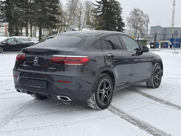 Grey Mercedes-Benz GLC 220 2022 in Siauliai, with an engine capacity of 1.95 L and mileage of 145 thousand km for 34000 €, photo 4 on AUTOMOTO.COM.LV