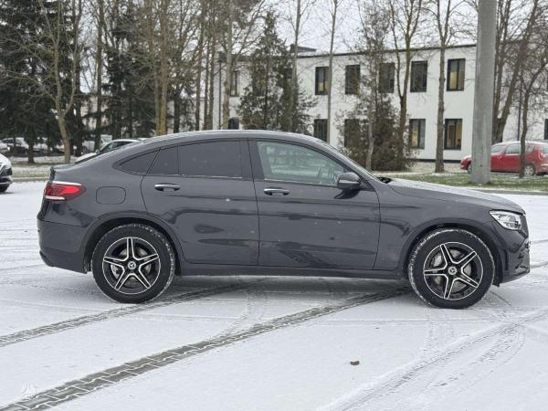 Grey Mercedes-Benz GLC 220 2022 in Siauliai, with an engine capacity of 1.95 L and mileage of 145 thousand km for 34000 €, photo 7 on AUTOMOTO.COM.LV