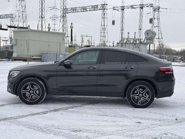 Grey Mercedes-Benz GLC 220 2022 in Siauliai, with an engine capacity of 1.95 L and mileage of 145 thousand km for 34000 €, photo 8 on AUTOMOTO.COM.LV