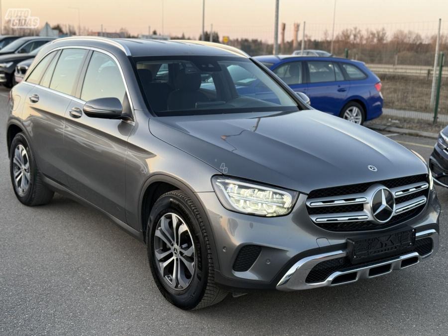 Pelēks Mercedes-Benz GLC 220 2022 Viļņa, ar dzinēja tilpumu 2.00 L un nobraukumu 105 tūkst. km par 24999 €, foto 6 vietnē AUTOMOTO.COM.LV