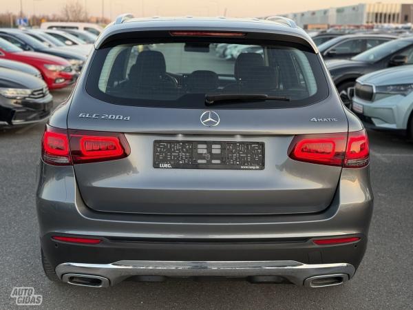 Grey Mercedes-Benz GLC 220 2022 in Vilnius, with an engine capacity of 2.00 L and mileage of 105 thousand km for 24999 €, photo 10 on AUTOMOTO.COM.LV