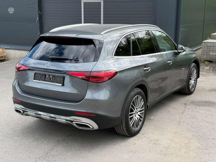 Pelēks Mercedes-Benz GLC 220 2023 Kauņa, ar dzinēja tilpumu 1.95 L un nobraukumu 49 tūkst. km par 28650 €, foto 6 vietnē AUTOMOTO.COM.LV