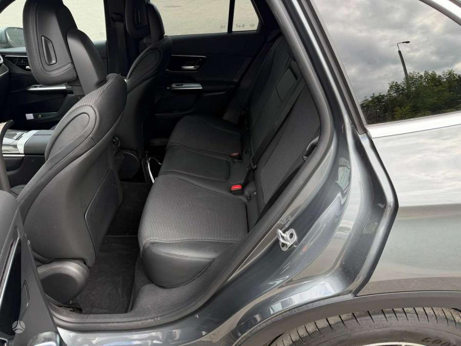 Pelēks Mercedes-Benz GLC 220 2023 Kauņa, ar dzinēja tilpumu 1.95 L un nobraukumu 49 tūkst. km par 28650 €, foto 11 vietnē AUTOMOTO.COM.LV