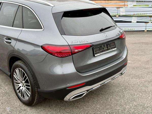Grey Mercedes-Benz GLC 220 2023 in Kaunas, with an engine capacity of 1.95 L and mileage of 49 thousand km for 25650 €, photo 4 on AUTOMOTO.COM.LV