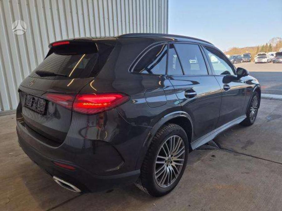 Grey Mercedes-Benz GLC 220 2024 in Druskininkai, with an engine capacity of 1.99 L and mileage of 53 thousand km for 36179 €, photo 5 on AUTOMOTO.COM.LV