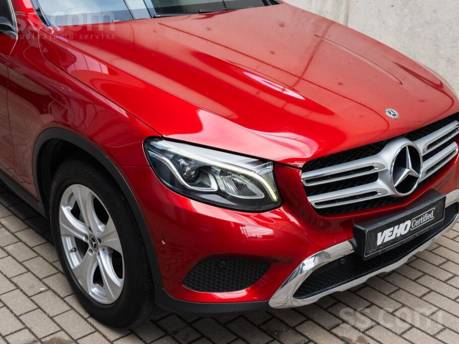Red Mercedes-Benz GLC 220 2017 in Riga, with an engine capacity of 2.20 L and mileage of 127 thousand km for 23900 €, photo 4 on AUTOMOTO.COM.LV