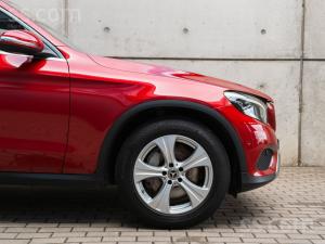 Red Mercedes-Benz GLC 220 2017 in Riga, with an engine capacity of 2.20 L and mileage of 127 thousand km for 23900 €, photo 6 on AUTOMOTO.COM.LV