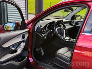 Red Mercedes-Benz GLC 220 2017 in Riga, with an engine capacity of 2.20 L and mileage of 127 thousand km for 23900 €, photo 11 on AUTOMOTO.COM.LV