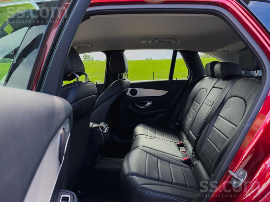 Red Mercedes-Benz GLC 220 2017 in Riga, with an engine capacity of 2.20 L and mileage of 127 thousand km for 23900 €, photo 15 on AUTOMOTO.COM.LV