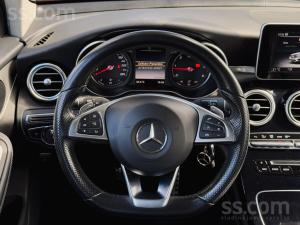 Red Mercedes-Benz GLC 220 2017 in Riga, with an engine capacity of 2.20 L and mileage of 127 thousand km for 23900 €, photo 27 on AUTOMOTO.COM.LV