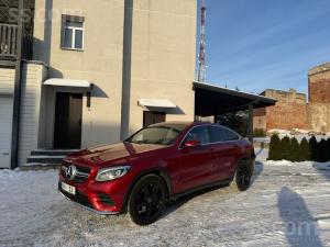 Red Mercedes-Benz GLC 220 2018 in Liepaja, with an engine capacity of 2.00 L and mileage of 137 thousand km for 29500 €, photo 5 on AUTOMOTO.COM.LV