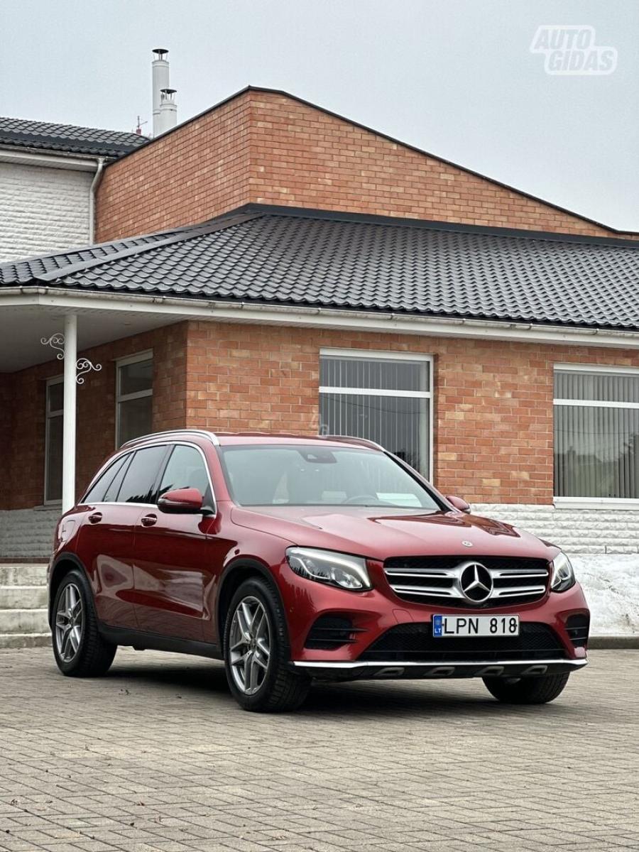 Red Mercedes-Benz GLC 220 2018 in Vilnius, with an engine capacity of 2.10 L and mileage of 292 thousand km for 17900 €, photo 1 on AUTOMOTO.COM.LV