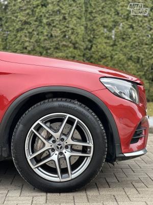 Red Mercedes-Benz GLC 220 2018 in Vilnius, with an engine capacity of 2.10 L and mileage of 292 thousand km for 17900 €, photo 14 on AUTOMOTO.COM.LV