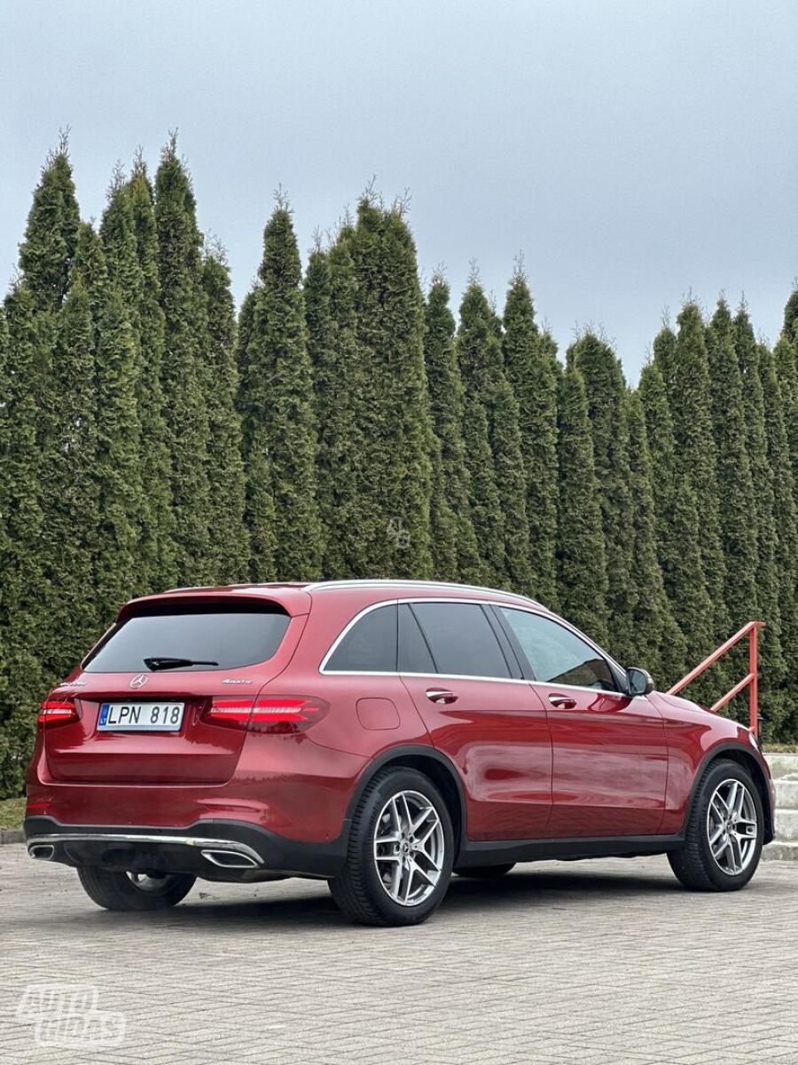Red Mercedes-Benz GLC 220 2018 in Vilnius, with an engine capacity of 2.10 L and mileage of 292 thousand km for 17900 €, photo 16 on AUTOMOTO.COM.LV