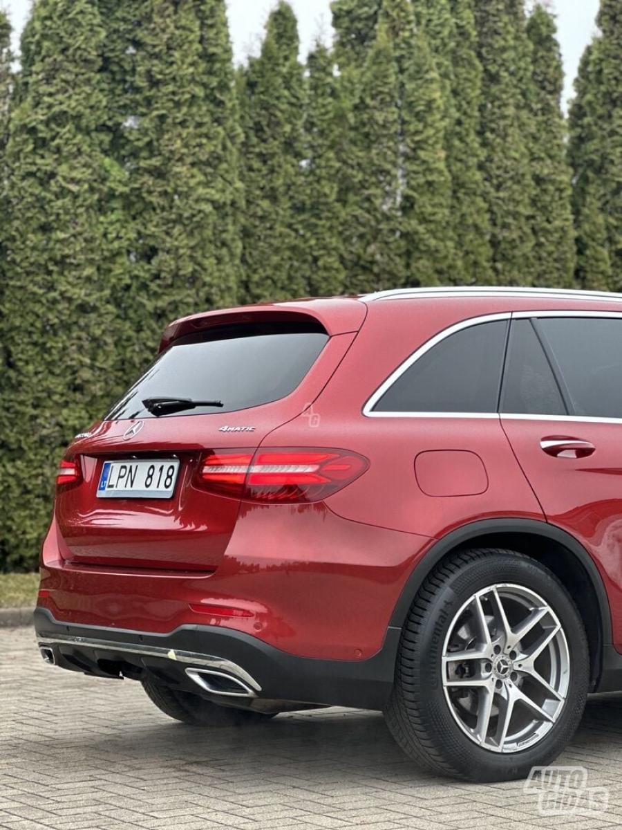 Red Mercedes-Benz GLC 220 2018 in Vilnius, with an engine capacity of 2.10 L and mileage of 292 thousand km for 17900 €, photo 17 on AUTOMOTO.COM.LV