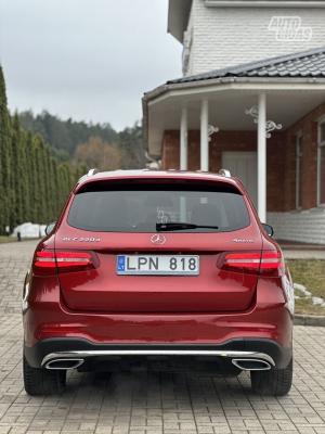 Red Mercedes-Benz GLC 220 2018 in Vilnius, with an engine capacity of 2.10 L and mileage of 292 thousand km for 17900 €, photo 19 on AUTOMOTO.COM.LV