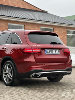 Red Mercedes-Benz GLC 220 2018 in Vilnius, with an engine capacity of 2.10 L and mileage of 292 thousand km for 17900 €, photo 21 on AUTOMOTO.COM.LV
