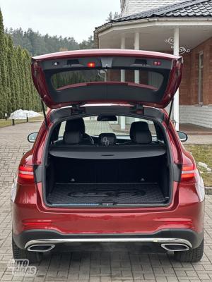 Red Mercedes-Benz GLC 220 2018 in Vilnius, with an engine capacity of 2.10 L and mileage of 292 thousand km for 17900 €, photo 22 on AUTOMOTO.COM.LV