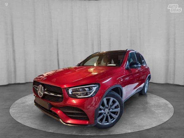 Red Mercedes-Benz GLC 220 2022 in Marijampole, with an engine capacity of 2.00 L and mileage of 258 thousand km for 26450 €, photo 1 on AUTOMOTO.COM.LV