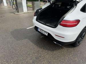 White Mercedes-Benz GLC 220 2019 in Jonava, with an engine capacity of 2.14 L and mileage of 118 thousand km for 32999 €, photo 4 on AUTOMOTO.COM.LV