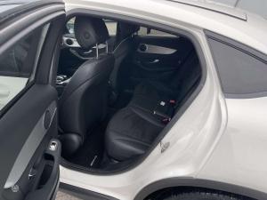 White Mercedes-Benz GLC 220 2019 in Jonava, with an engine capacity of 2.14 L and mileage of 118 thousand km for 32999 €, photo 9 on AUTOMOTO.COM.LV