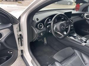 White Mercedes-Benz GLC 220 2019 in Jonava, with an engine capacity of 2.14 L and mileage of 118 thousand km for 32999 €, photo 10 on AUTOMOTO.COM.LV