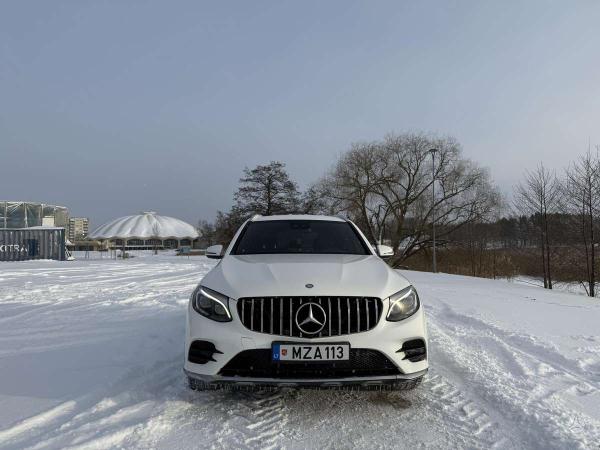 White Mercedes-Benz GLC 220 2016 in Vievis, with an engine capacity of 2.14 L and mileage of 278 thousand km for 17250 €, photo 3 on AUTOMOTO.COM.LV