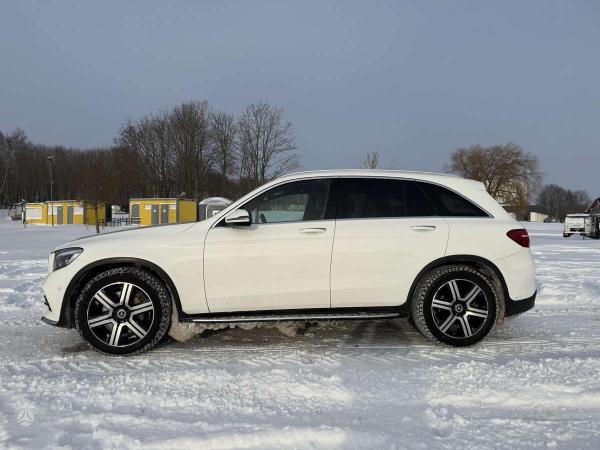 White Mercedes-Benz GLC 220 2016 in Vievis, with an engine capacity of 2.14 L and mileage of 278 thousand km for 17250 €, photo 5 on AUTOMOTO.COM.LV