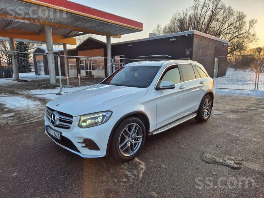 White Mercedes-Benz GLC 220 2016 in Riga, with an engine capacity of 2.20 L and mileage of 170 thousand km for 24000 €, photo 1 on AUTOMOTO.COM.LV