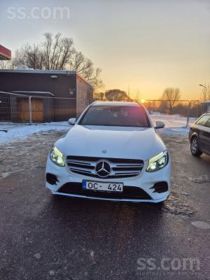 White Mercedes-Benz GLC 220 2016 in Riga, with an engine capacity of 2.20 L and mileage of 170 thousand km for 24000 €, photo 2 on AUTOMOTO.COM.LV