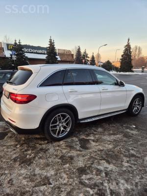 White Mercedes-Benz GLC 220 2016 in Riga, with an engine capacity of 2.20 L and mileage of 170 thousand km for 24000 €, photo 3 on AUTOMOTO.COM.LV