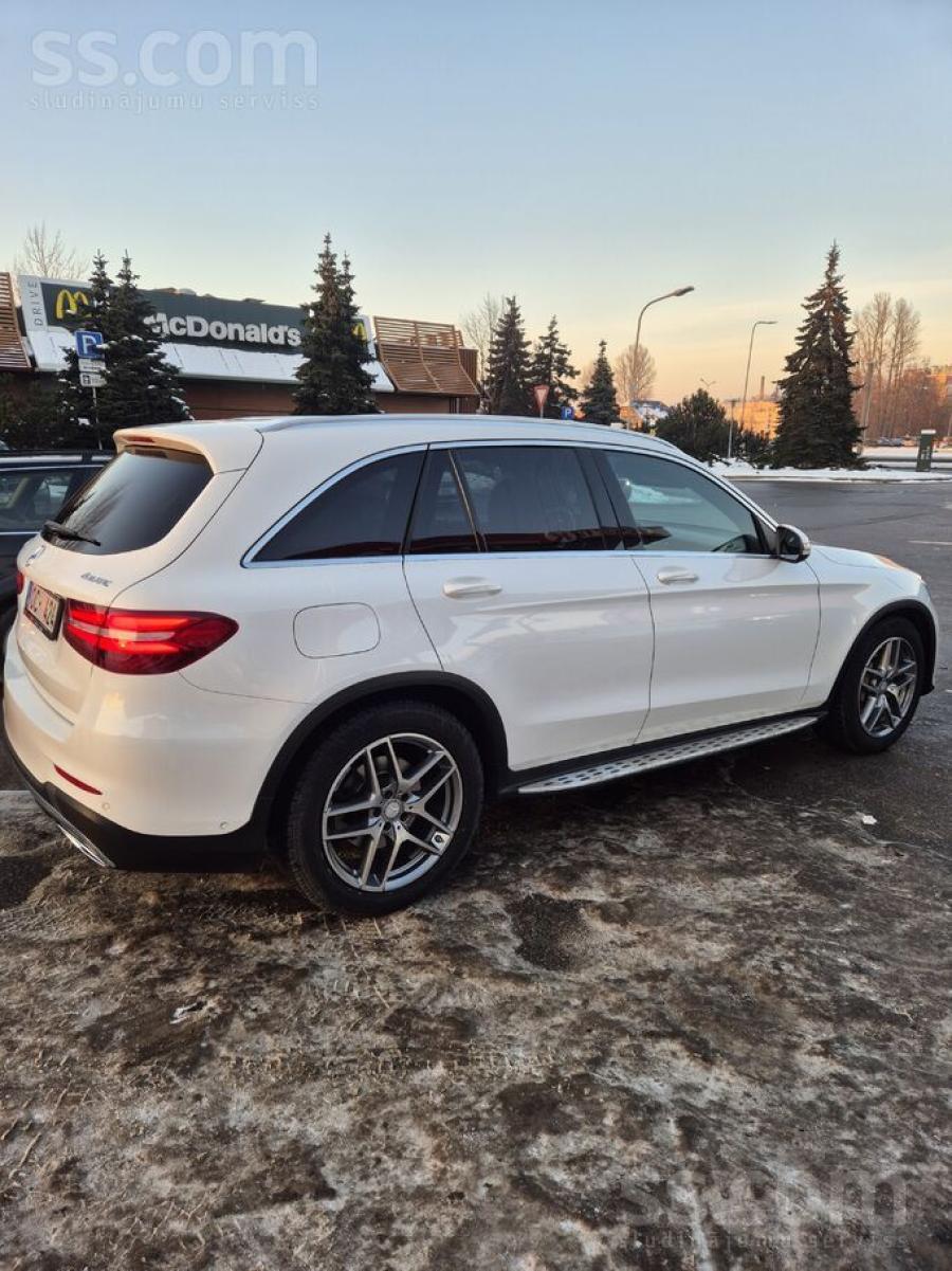 White Mercedes-Benz GLC 220 2016 in Riga, with an engine capacity of 2.20 L and mileage of 170 thousand km for 24000 €, photo 3 on AUTOMOTO.COM.LV