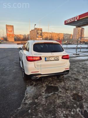 White Mercedes-Benz GLC 220 2016 in Riga, with an engine capacity of 2.20 L and mileage of 170 thousand km for 24000 €, photo 6 on AUTOMOTO.COM.LV