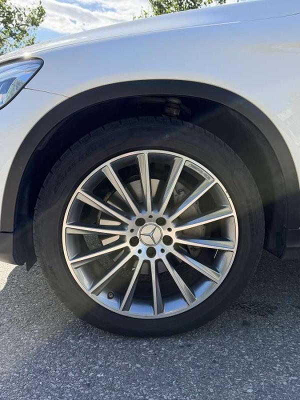 White Mercedes-Benz GLC 220 2016 in Vilnius, with an engine capacity of 2.14 L and mileage of 118 thousand km for 20400 €, photo 6 on AUTOMOTO.COM.LV