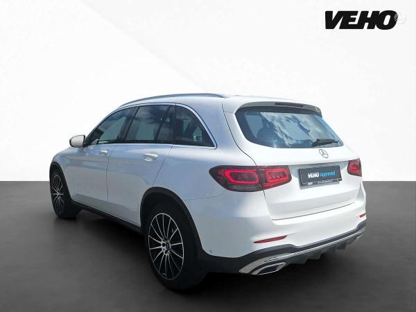 White Mercedes-Benz GLC 220 2019 in Klaipeda, with an engine capacity of 1.95 L and mileage of 215 thousand km for 29500 €, photo 3 on AUTOMOTO.COM.LV