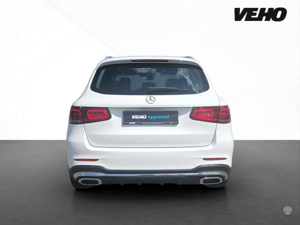 White Mercedes-Benz GLC 220 2019 in Klaipeda, with an engine capacity of 1.95 L and mileage of 215 thousand km for 29500 €, photo 4 on AUTOMOTO.COM.LV
