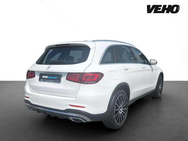 White Mercedes-Benz GLC 220 2019 in Klaipeda, with an engine capacity of 1.95 L and mileage of 215 thousand km for 29500 €, photo 5 on AUTOMOTO.COM.LV