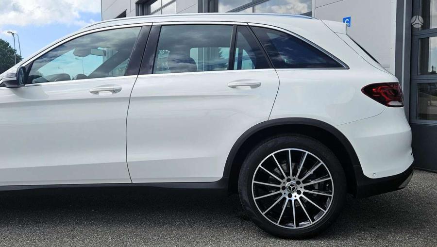 Balts Mercedes-Benz GLC 220 2019 Klaipėda, ar dzinēja tilpumu 1.95 L un nobraukumu 215 tūkst. km par 29500 €, foto 12 vietnē AUTOMOTO.COM.LV