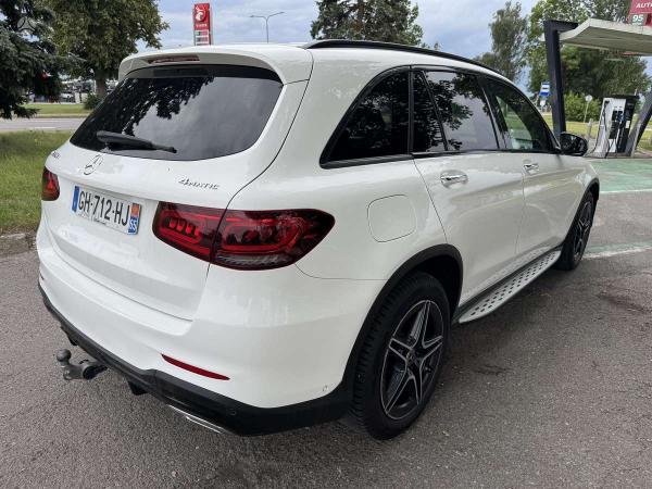 Balts Mercedes-Benz GLC 220 2022 Tauragė, ar dzinēja tilpumu 1.95 L un nobraukumu 236 tūkst. km par 26300 €, foto 4 vietnē AUTOMOTO.COM.LV