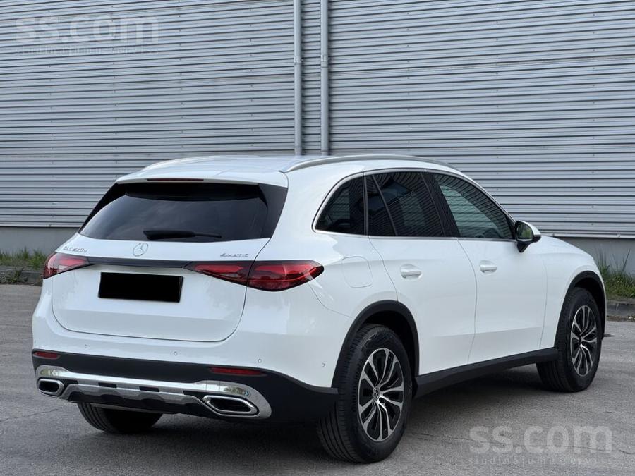 White Mercedes-Benz GLC 220 2023 in Riga, with an engine capacity of 2.00 L and mileage of 5 thousand km for 46800 €, photo 6 on AUTOMOTO.COM.LV