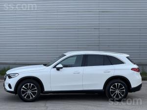White Mercedes-Benz GLC 220 2023 in Riga, with an engine capacity of 2.00 L and mileage of 5 thousand km for 46800 €, photo 10 on AUTOMOTO.COM.LV