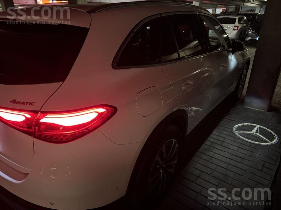 White Mercedes-Benz GLC 220 2023 in Riga, with an engine capacity of 2.00 L and mileage of 5 thousand km for 46800 €, photo 33 on AUTOMOTO.COM.LV