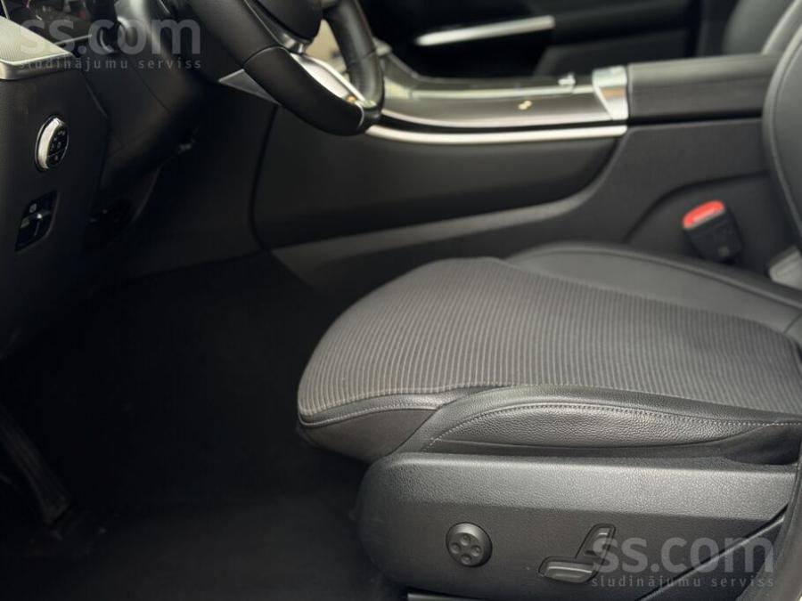 White Mercedes-Benz GLC 220 2023 in Riga, with an engine capacity of 2.00 L and mileage of 6 thousand km for 42800 €, photo 18 on AUTOMOTO.COM.LV