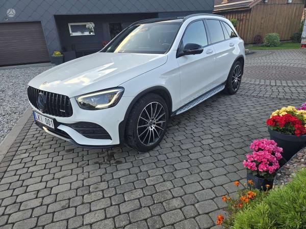 Белый Мерседес ГЛЦ 220 2021 в Ионава, объемом двигателя 1.95 л и пробегом 146 тыс. км за 26800 €, фото 1 на AUTOMOTO.COM.LV