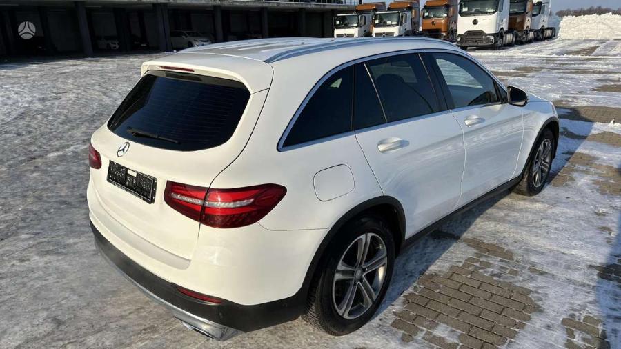 Balts Mercedes-Benz GLC 220 2015 Klaipėda, ar dzinēja tilpumu 2.20 L un nobraukumu 193 tūkst. km par 15800 €, foto 3 vietnē AUTOMOTO.COM.LV